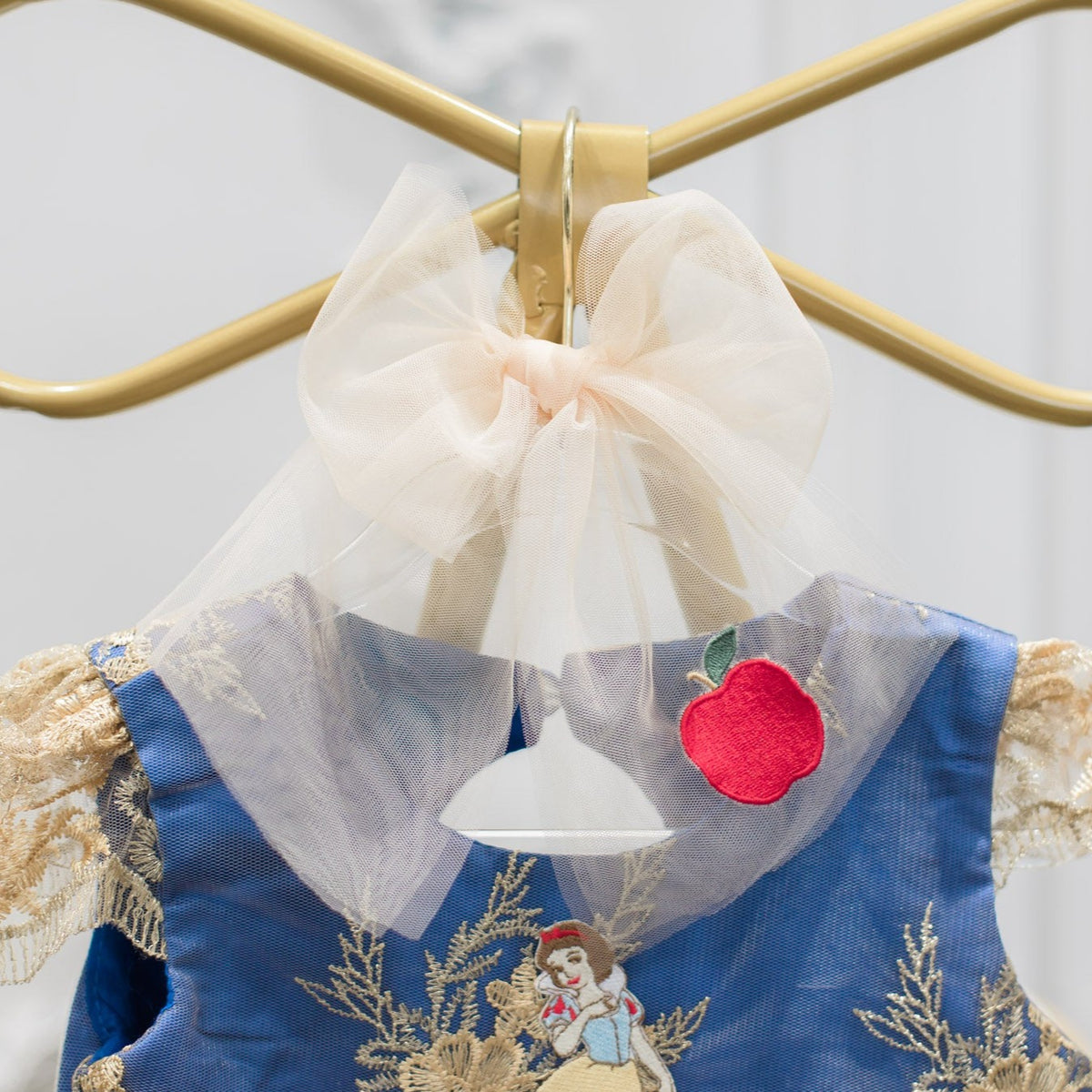 Snow White Apple Bow – Bebetheory